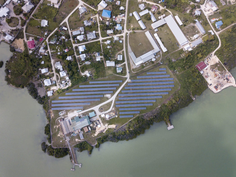 Tonga : Small Kingdom, Big plastic - Race For Water